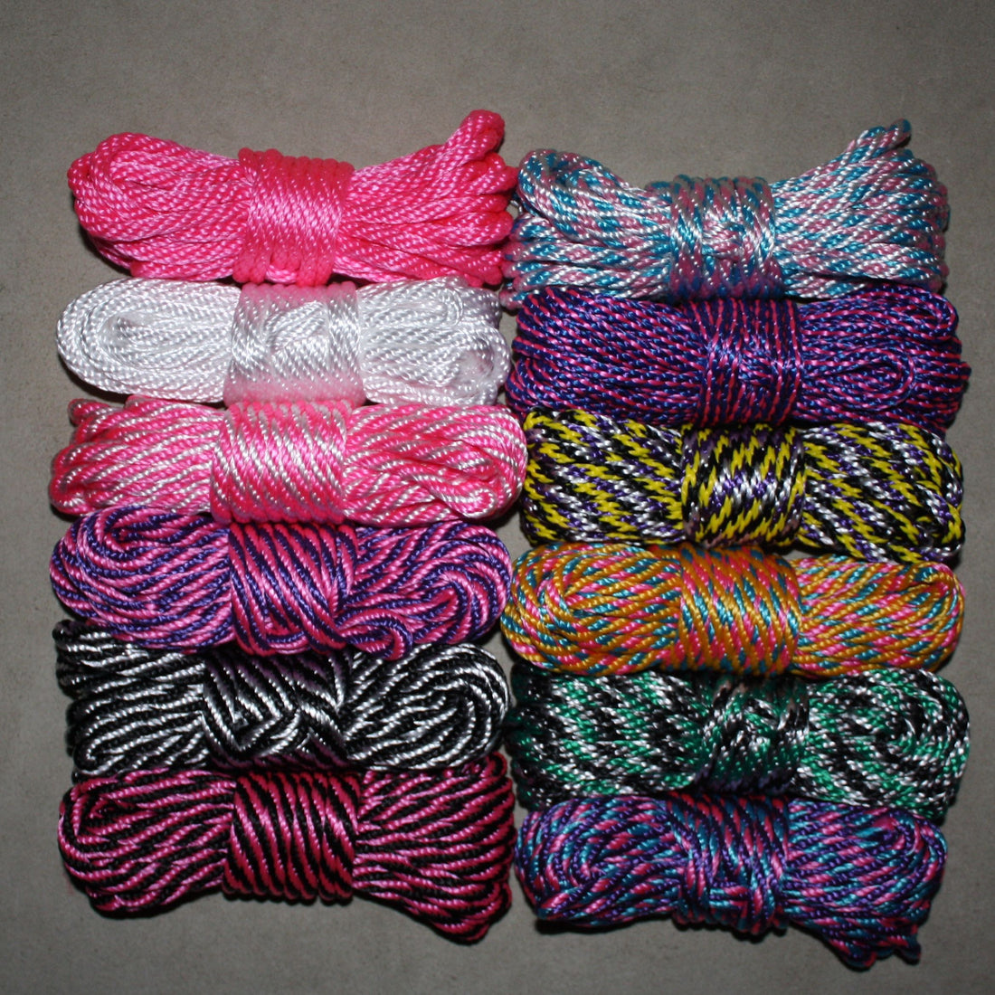 Blacklight Reactive Bondage Rope - 1/4" / 6mm - Custom Length - UV Rea ...